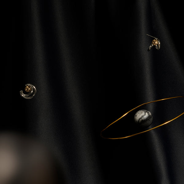 Georgium Sidus Bicolor Planet Path Shape Stud Earrings – Blackheadshop